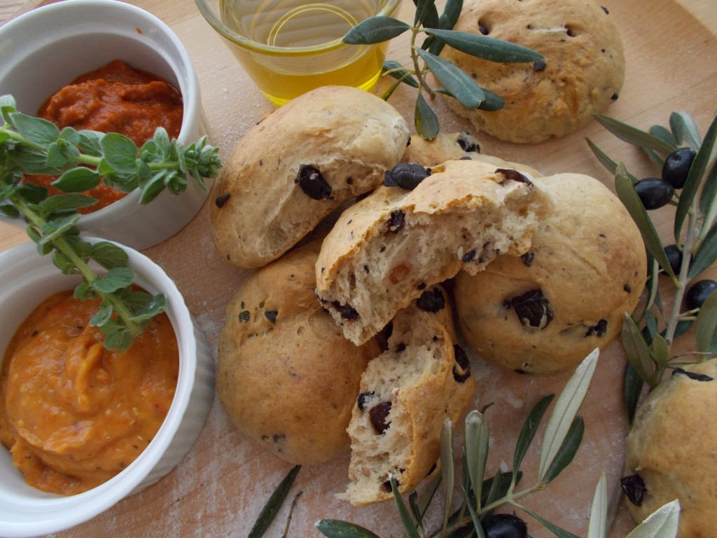 Ελιοψωμάκια ή αλλιώς ψωμί κ' ελιά | Food Collection