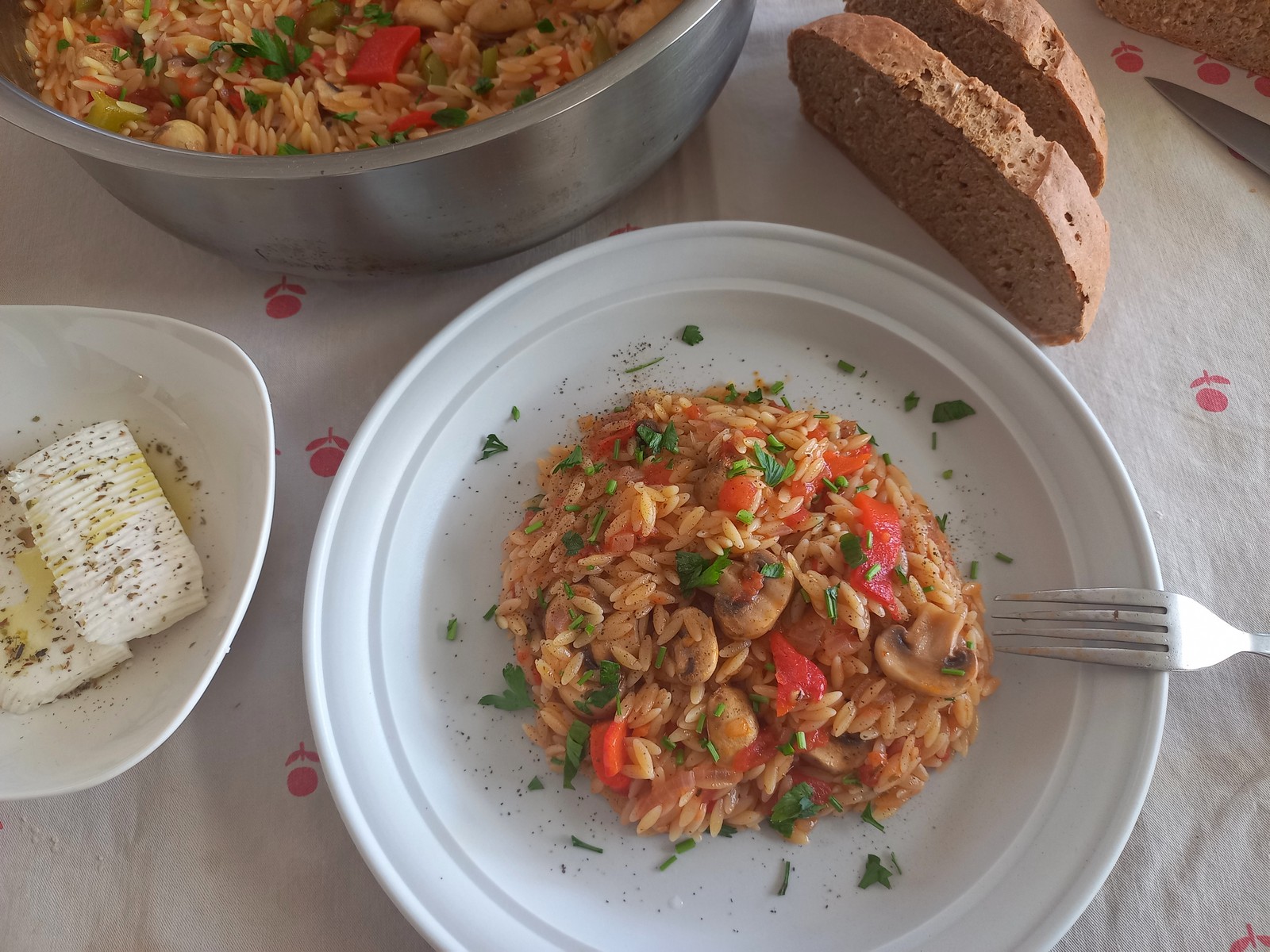 Κριθαράκι + σάλτσα ντομάτας + μανιτάρια | Food Collection